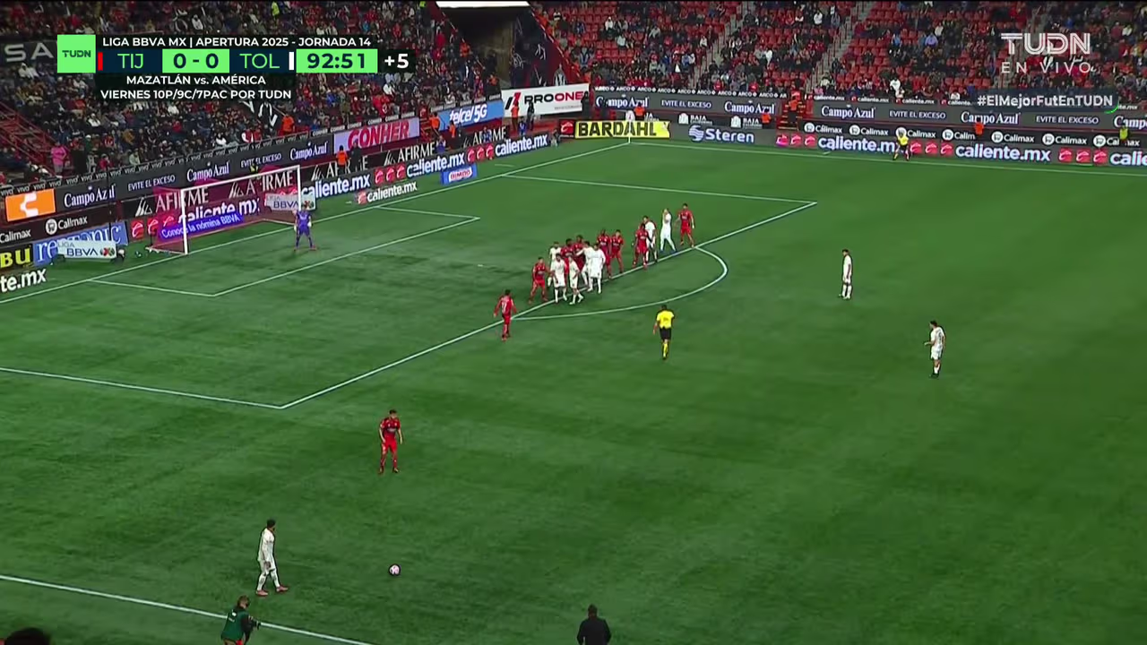 ¡TIRO ATAJADO! disparo por Everardo López. | TUDN Liga MX | TUDN