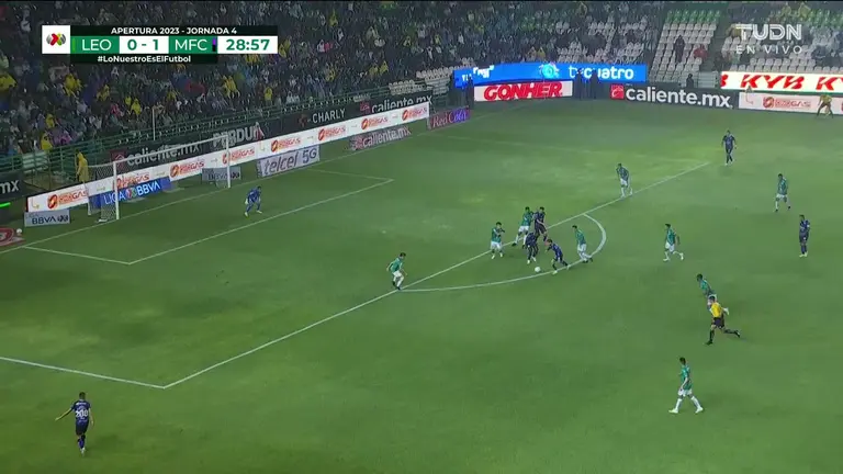 ¡TIRO ATAJADO! disparo por Ramiro Árciga. | TUDN Liga MX | TUDN