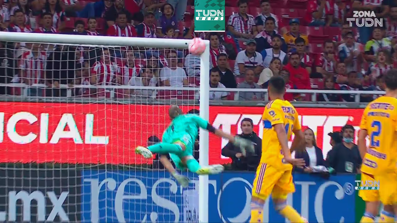 ¡Top 5! Golazos de jugadores que han portado la camiseta 9 de Chivas ...