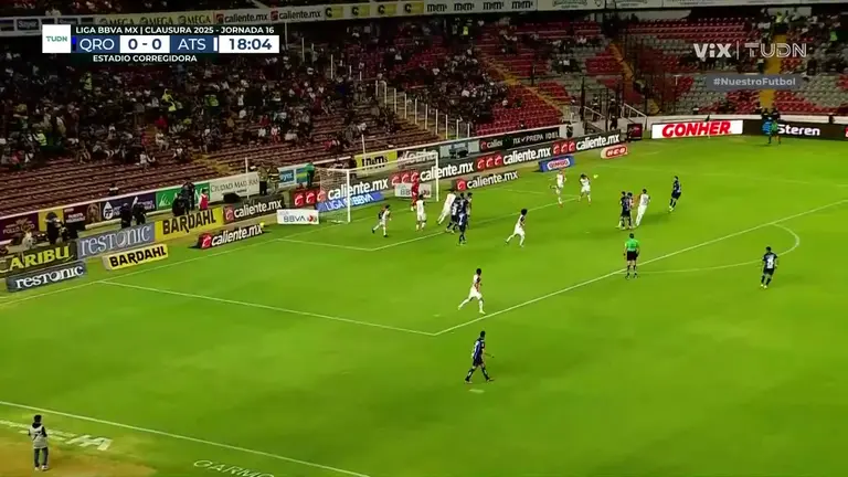 ¡Zurdazo que se va por encima del arco de Atlas! | TUDN Liga MX | TUDN