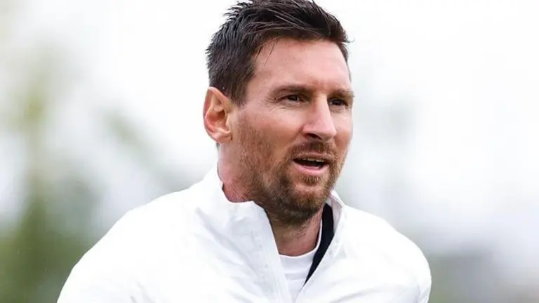 Messi desata la locura por su debut: boletos desde Corea y récord en ...