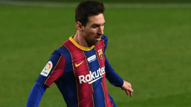 Lionel Messi prueba la pierna antes de la Supercopa | TUDN Fútbol | TUDN