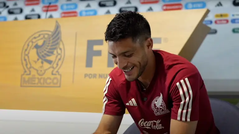 La épica reacción de Raúl Jiménez a su gol de chilena ante Panamá ...