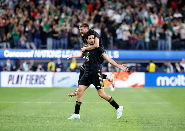 ¿No le gustó dupla Santi-Raúl? El Vasco adelanta sorpresas en su XI ...