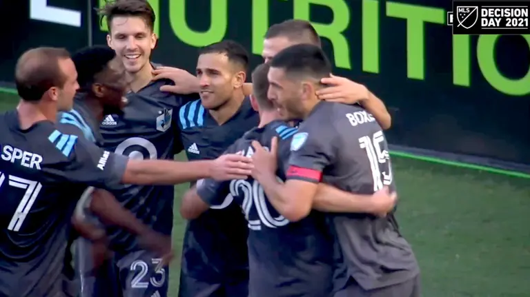 Boxall remata de chilena, Robin Lod la termina metiendo y los ‘Loons ...