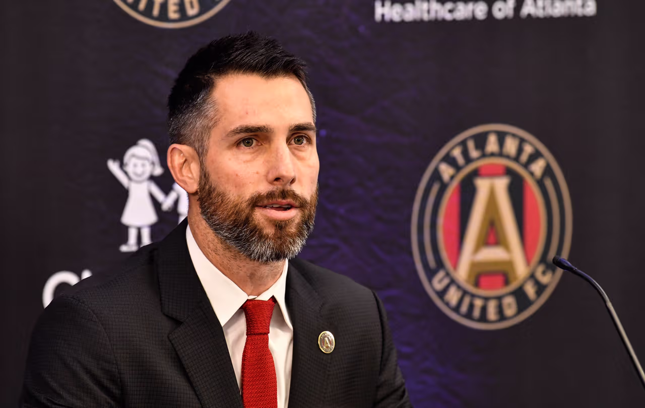 Carlos Bocanegra será entronizado por el Salón de la Fama del Fútbol de ...
