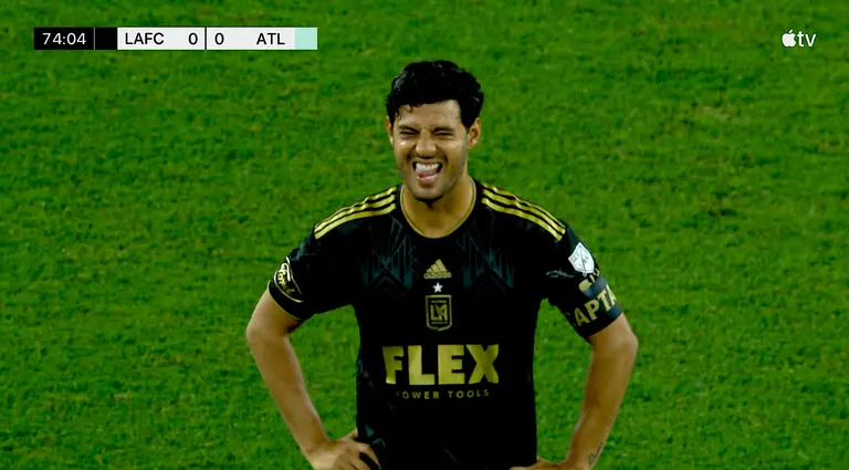 Carlos Vela falla una pena máxima y deja escapar la ventaja para LAFC | TUDN MLS | TUDN
