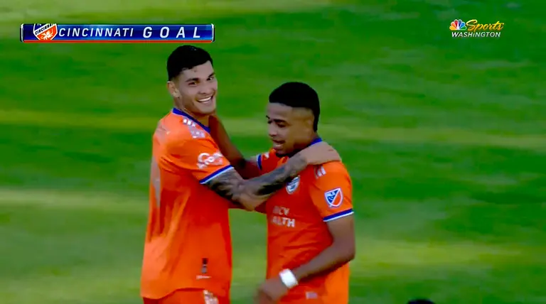 ¡Cerca de los Playoffs! Brandon Vázquez la manda a guardar y FC ...