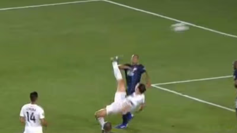¡Chilena de Antología! Zlatan Ibrahimovic hace una joya de gol y LA ...