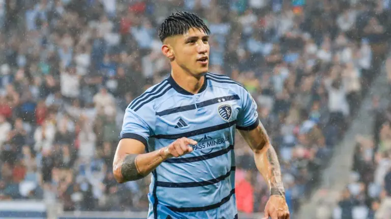 Dos clubes, un camino: futuro Alan Pulido entre Sporting KC Chivas ...