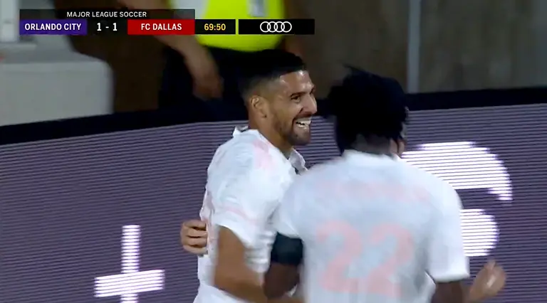 Franco Jara vence a Pedro Gallese con un bello ‘sombrerito’ | TUDN MLS ...