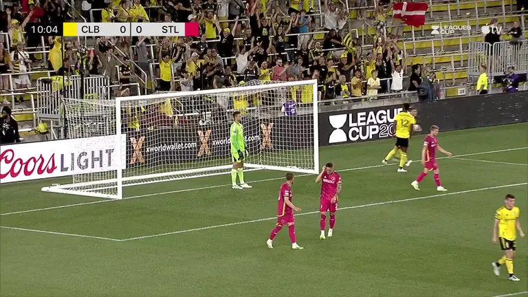 ¡Gol para encender las redes sociales, tiro libre de Lucas Zelarayán ...