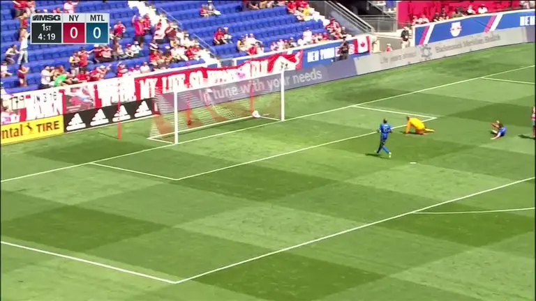 Imponente definición al estilo inglés, Bradley Wright-Phillips marca el ...