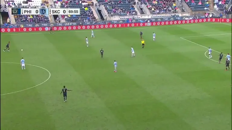Jay Simpson le pega de volea y hace un golazo, Philadelphia Union 1-0 ...