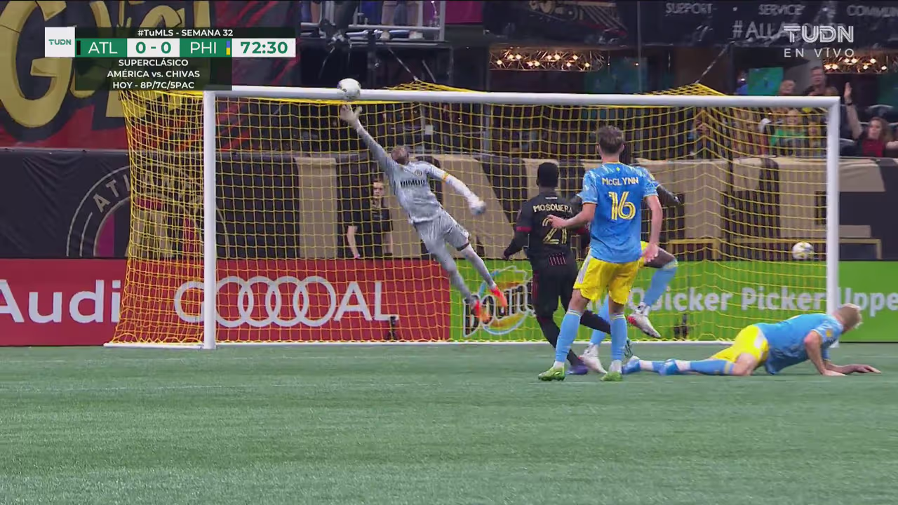 ¡Paradón de Blake! El portero vuela y le quita el gol a Edwin Mosquera ...