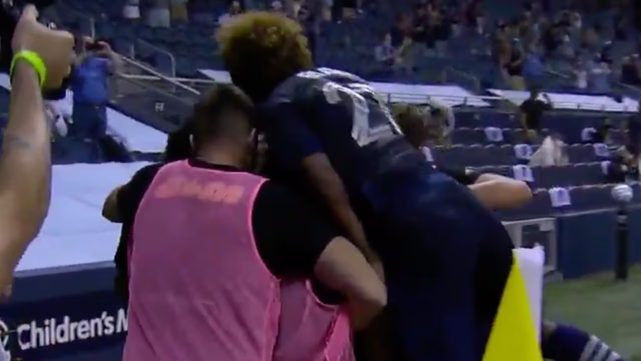 ¡Por fin! Gran trazo de Zusi y Russell puso el 1-0 para Sporting KC ...