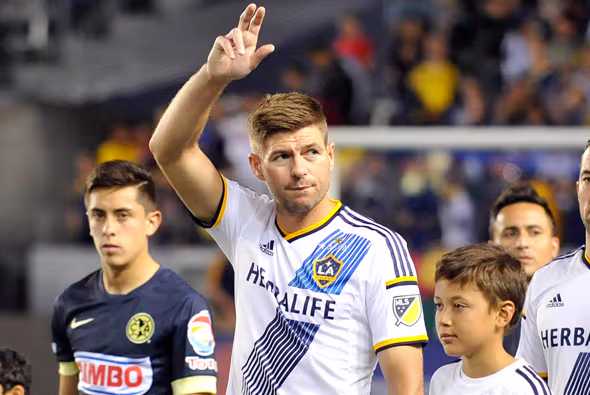 Steven Gerrard con mucha expectativa de jugar el formato de "Playoffs ...