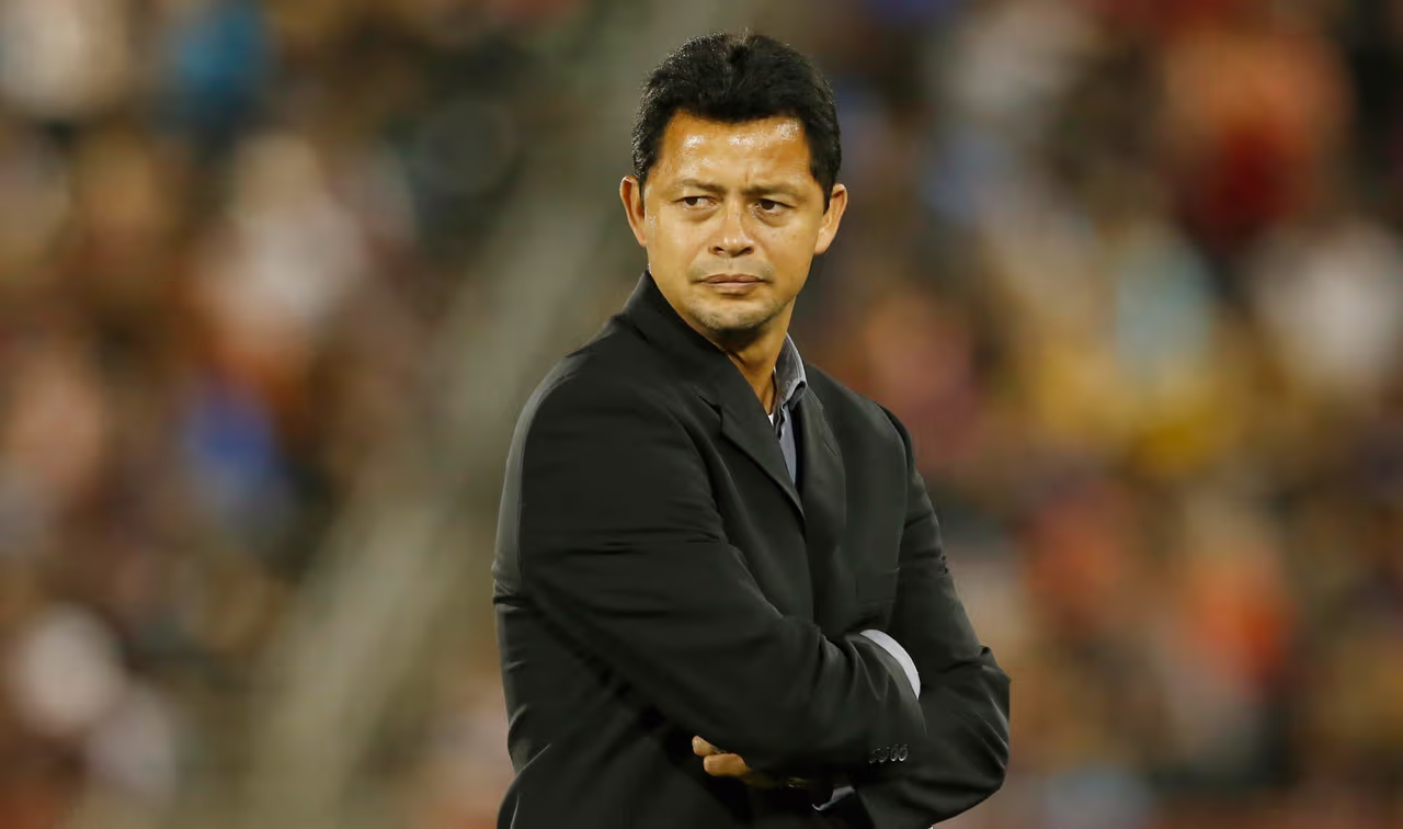Wilmer Cabrera se convierte en el cuarto entrenador latinoamericano de ...