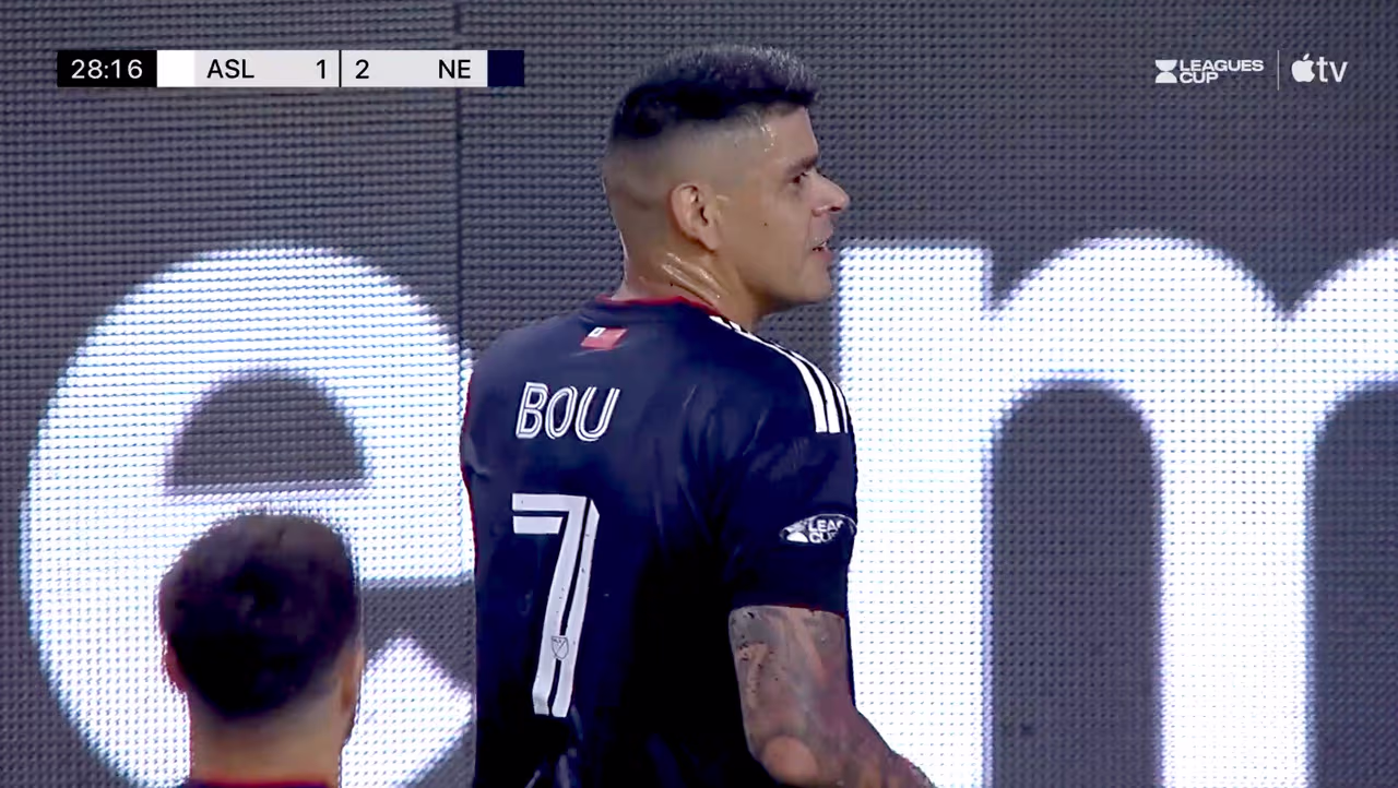 ¡Zarpazo! La ‘Pantera’ Bou fusila y pone el 2-1 de NE Revolution | TUDN ...