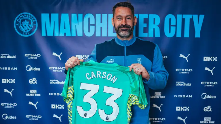 Manchester City renovó a Scott Carson, el portero de dos partidos en ...