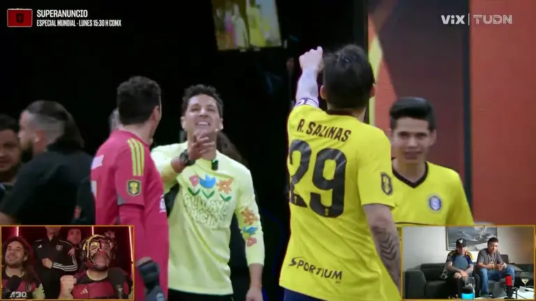 ¡Se prenden! Ángel Reyna casi desata trifulca en la Kings League ...