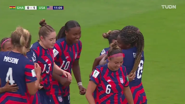 ¡Team USA pega primero! Con un cabezazo, Michelle Cooper pone el 0-1 ...