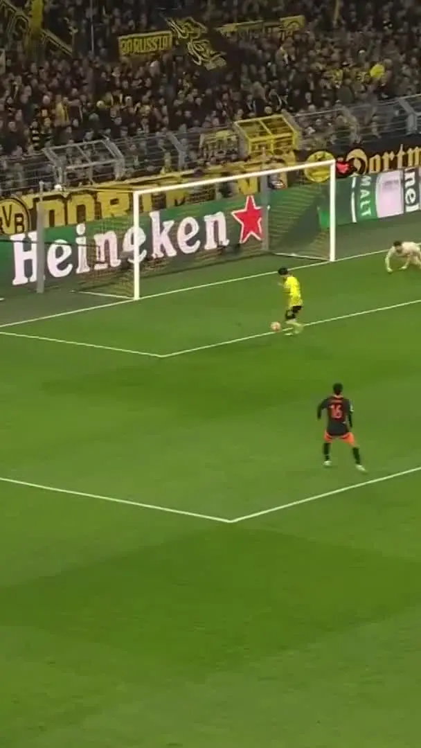 Gk Save by Borussia Dortmund | TUDN UEFA Champions League | TUDN