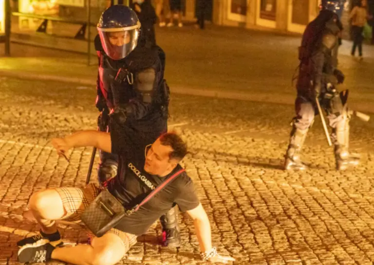 Hooligans de City y Chelsea protagonizan bronca en Oporto | TUDN UEFA ...