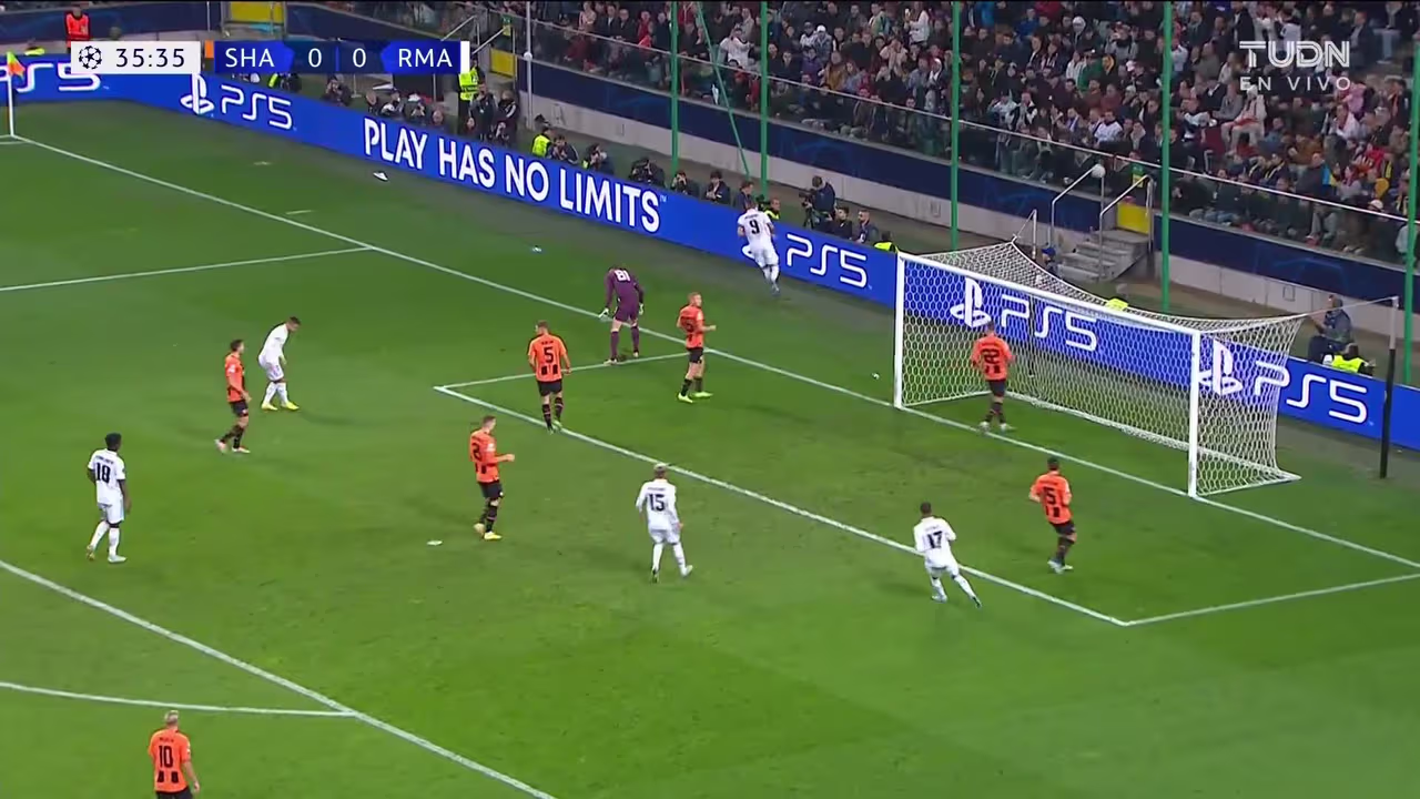 ¡TIRO ATAJADO! disparo por Karim Benzema. | TUDN UEFA Champions League ...