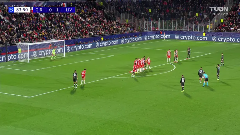 ¡TIRO ATAJADO! disparo por Trent Alexander-Arnold. | TUDN UEFA ...