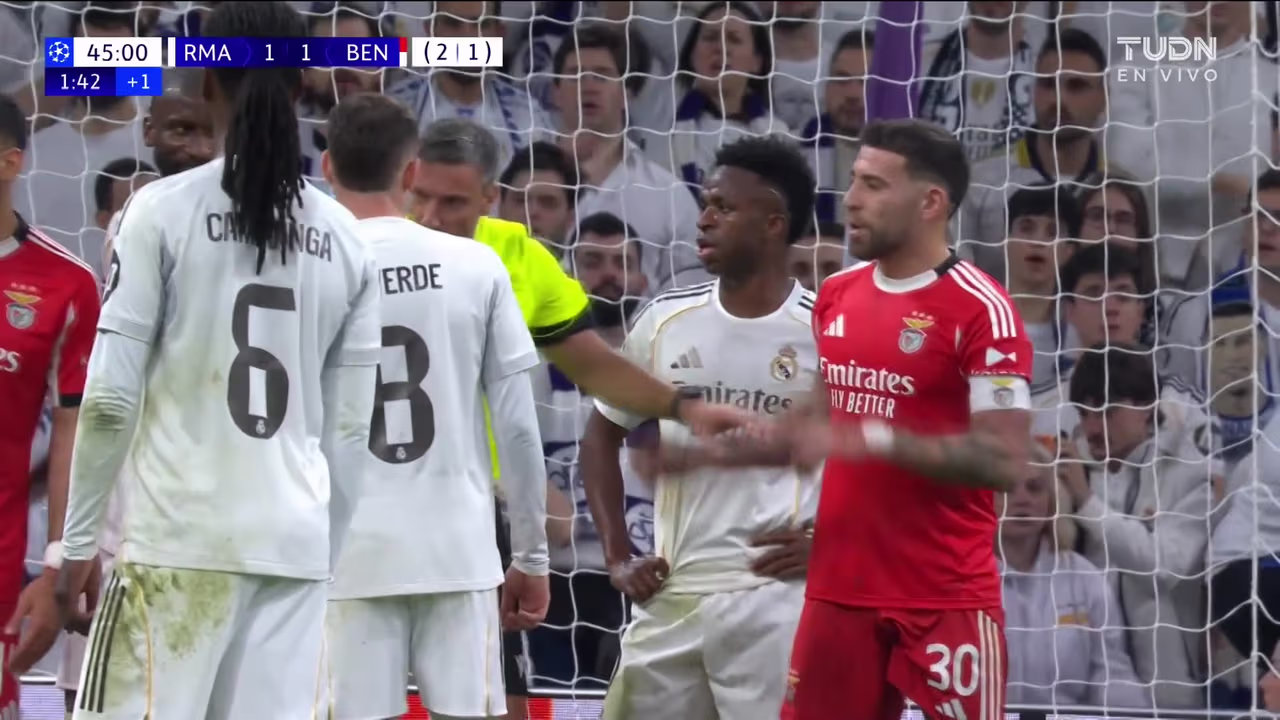 ¡Vinicius contra Otamendi! El brasileño se encara con el capitán de las ...