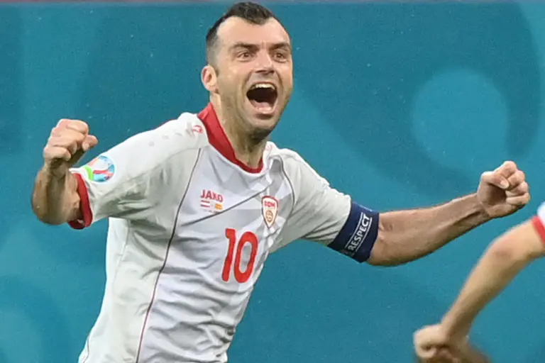 Goran Pandev se convirtió en el segundo goleador más veterano de la ...