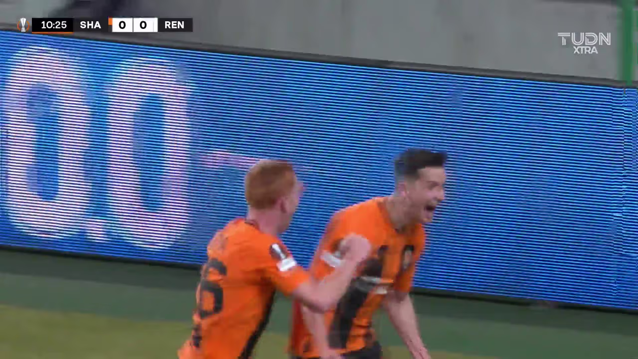 ¡TIRO ATAJADO! disparo por Bohdan Mykhailichenko. | TUDN UEFA Europa ...