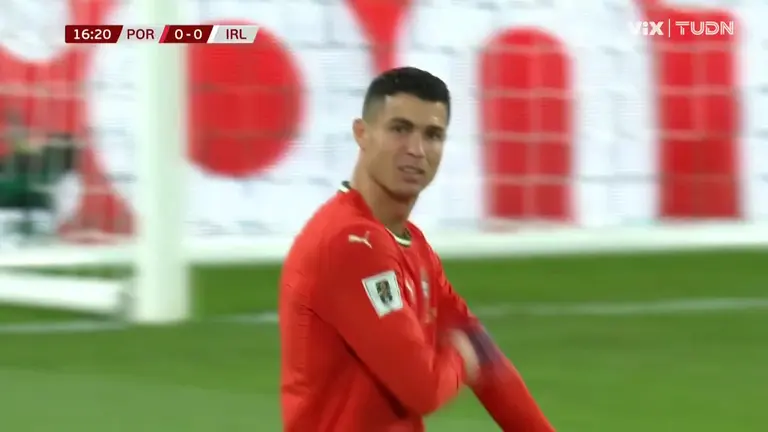 ¡Imperdonable! CR7 revienta el palo y Silva se pierde el gol cantado de ...