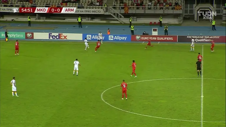 ¡TIRO ATAJADO! disparo por Erik Vardanyan. | TUDN UEFA Mundial Eliminatorias | TUDN