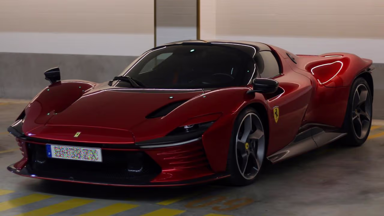 ¡Uno más! CR7 añade un espectacular Ferrari a su colección | TUDN ...