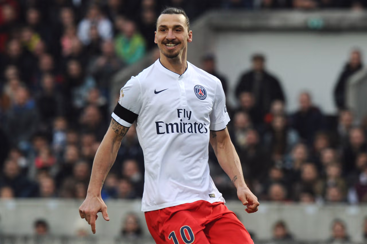 Zlatan Ibrahimovic da la bienvenida a Ángel di María al PSG | TUDN ...