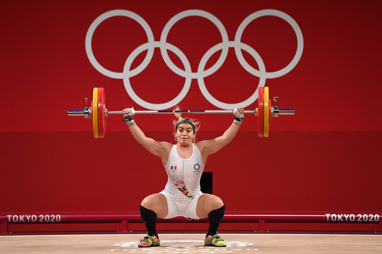 Aremi Fuentes gana bronce en los 76 kilos en halterofilia | TUDN Juegos ...