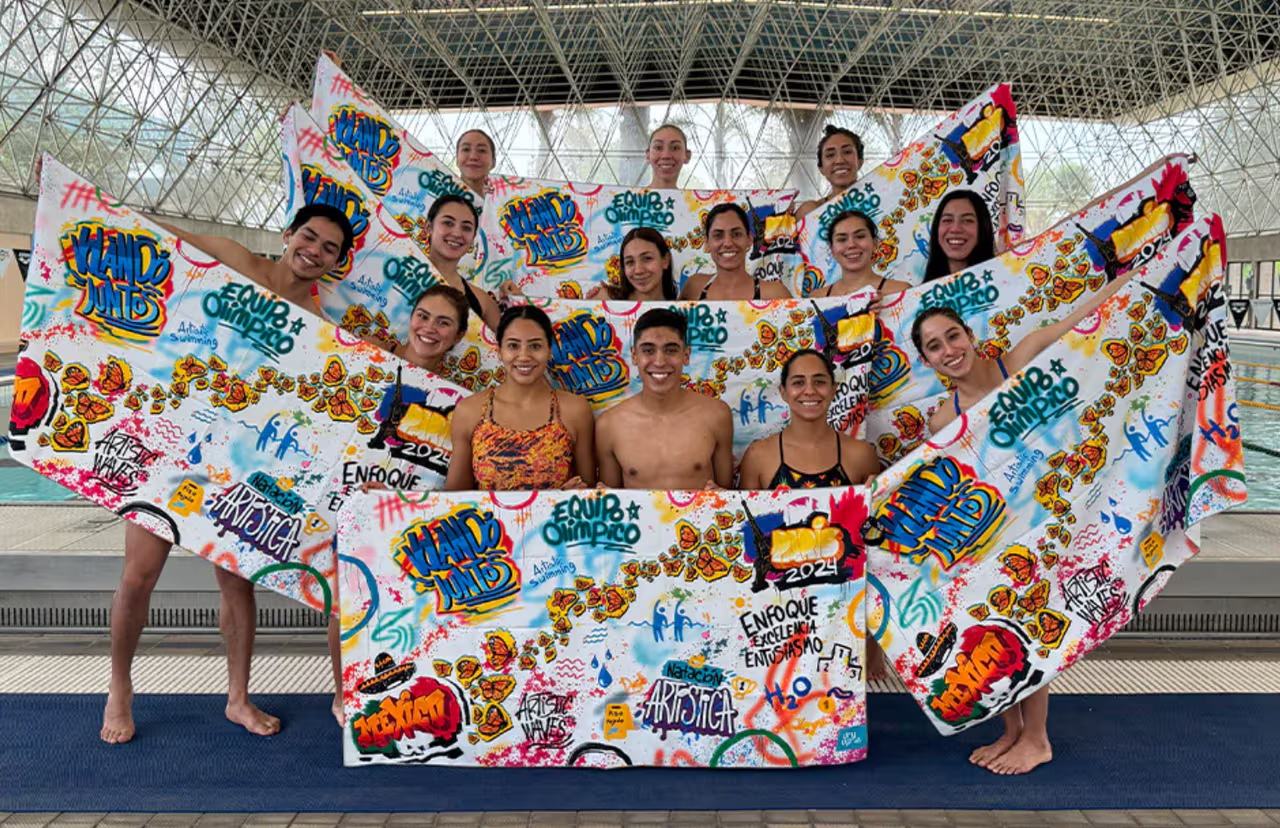 Equipo de Natación Artística pone a la venta toalla conmemorativa ...