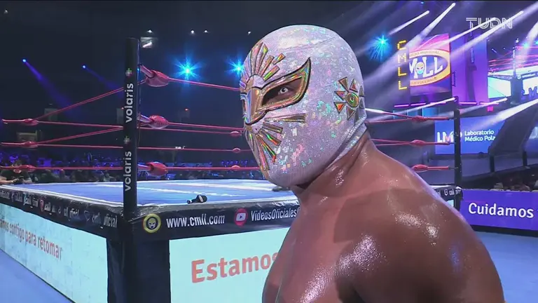 ¡Enorme! Místico gana el campeonato mundial histórico medio NWA | TUDN Lucha Libre | TUDN