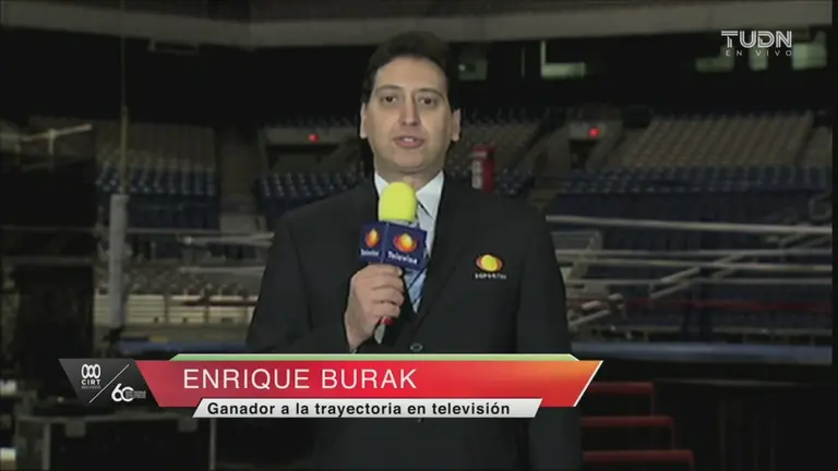 Enrique Burak es galardonado con el ‘Premio Antena’ | TUDN Más Deportes ...