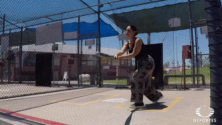 Mafer Alonso y la caja de bateo | TUDN Más Deportes | TUDN