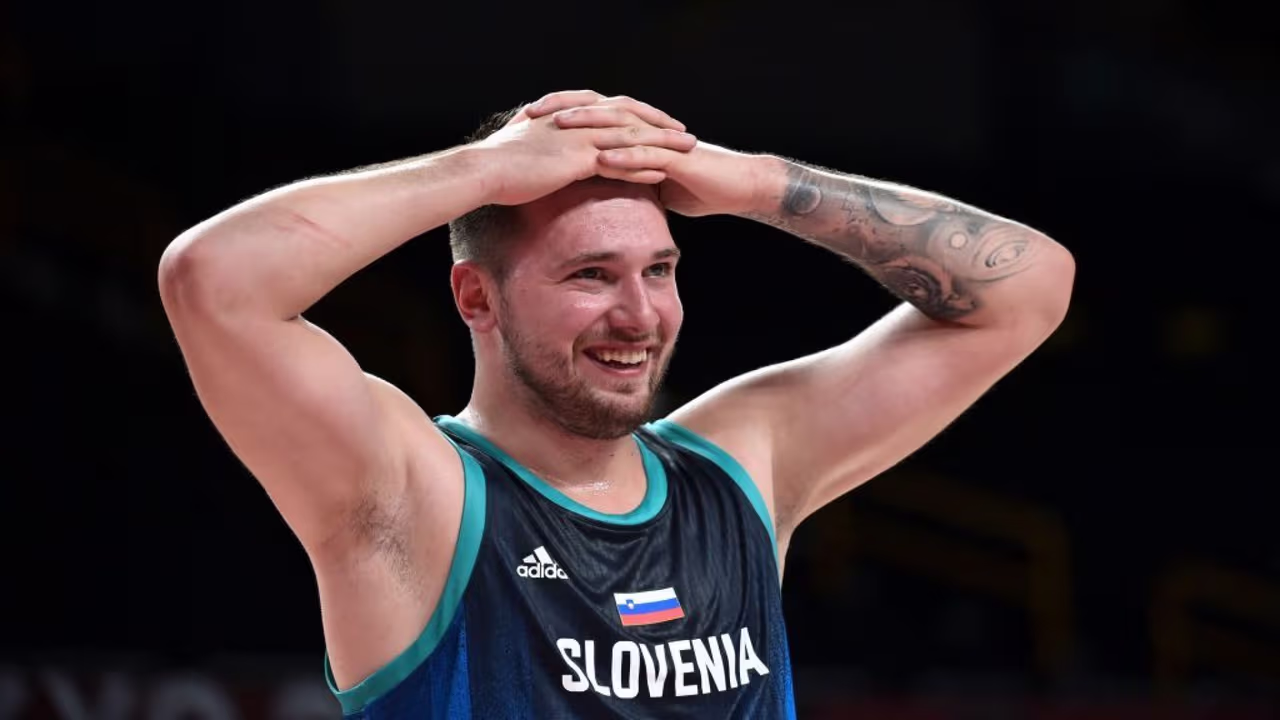 ¡Polémica! Luka Doncic organiza fiesta con alcohol en la Villa Olímpica ...