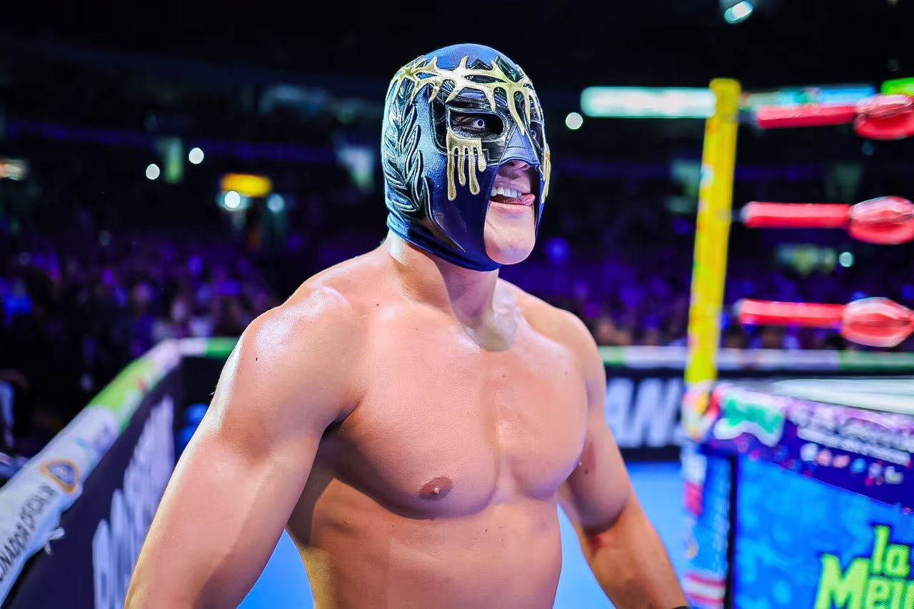 Vibrante regreso de Soberano Jr. al CMLL en una Arena México llena ...