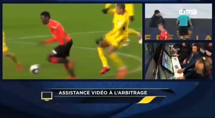 Increíble reacción de Mbappé y ve la roja | TUDN Más Deportes | TUDN