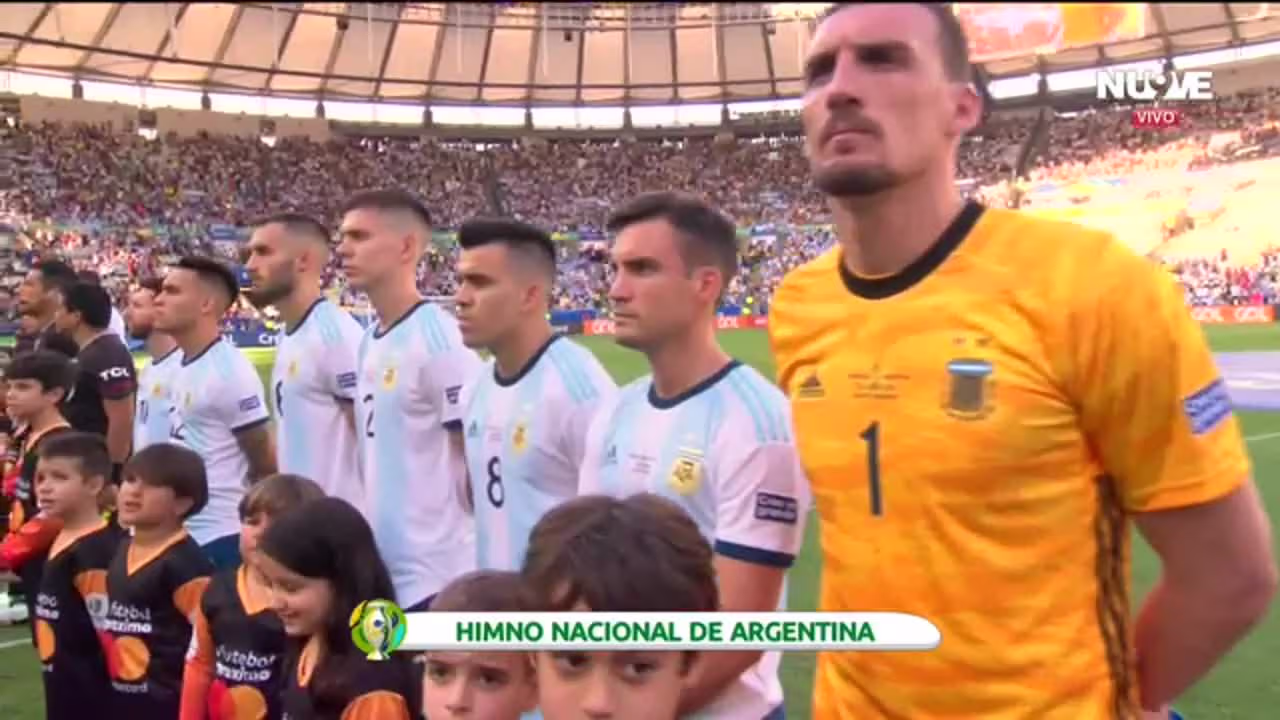 Leo Messi interpreta el Himno de Argentina | TUDN Más Deportes | TUDN