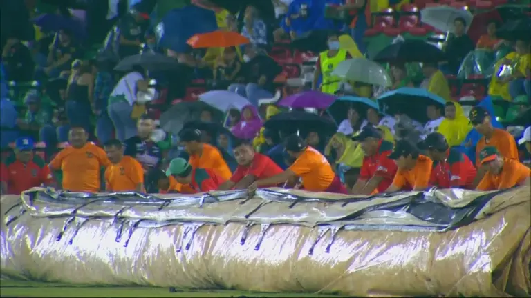 ¡Aparece la lona! El juego 3 de la Serie del Rey tendrá que esperar ...