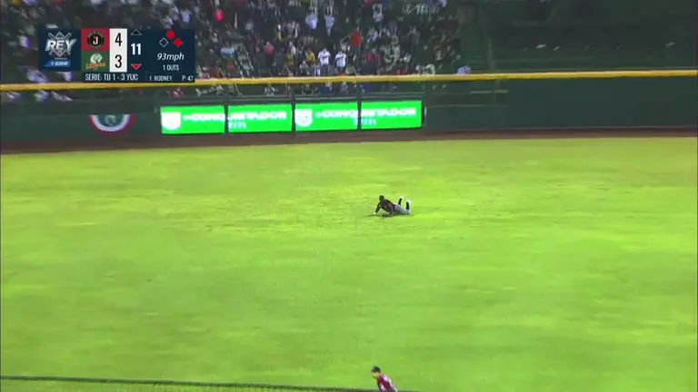 Espectacular atrapada de Junior Lake que impidió el título de Yucatán ...