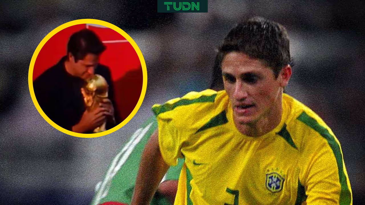 Edmílson tiene emotivo reencuentro entre lágrimas con la Copa del Mundo ...