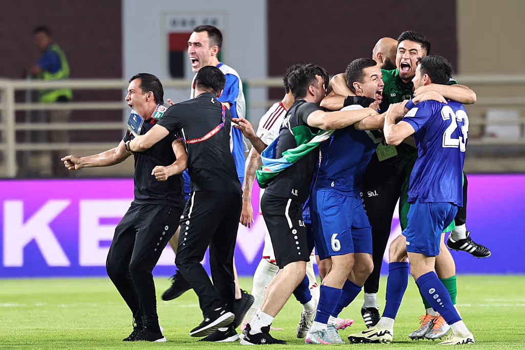 Uzbekistán hace historia y se clasifica por primera vez a un Mundial de ...